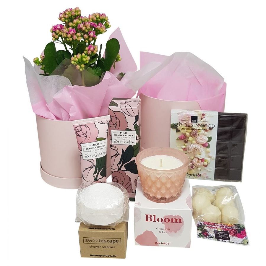 Chocolate Hampers | Chocolates Gift Baskets | Best Blooms Gift Delivery ...