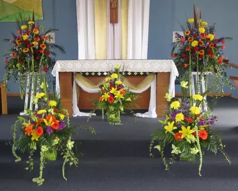 Dress the Chapel with Flowers Funeral Setting | Free Flower Delivery ...